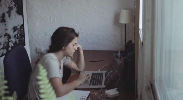 Un día en la vida de Silvia Grav - hoyesarte.com