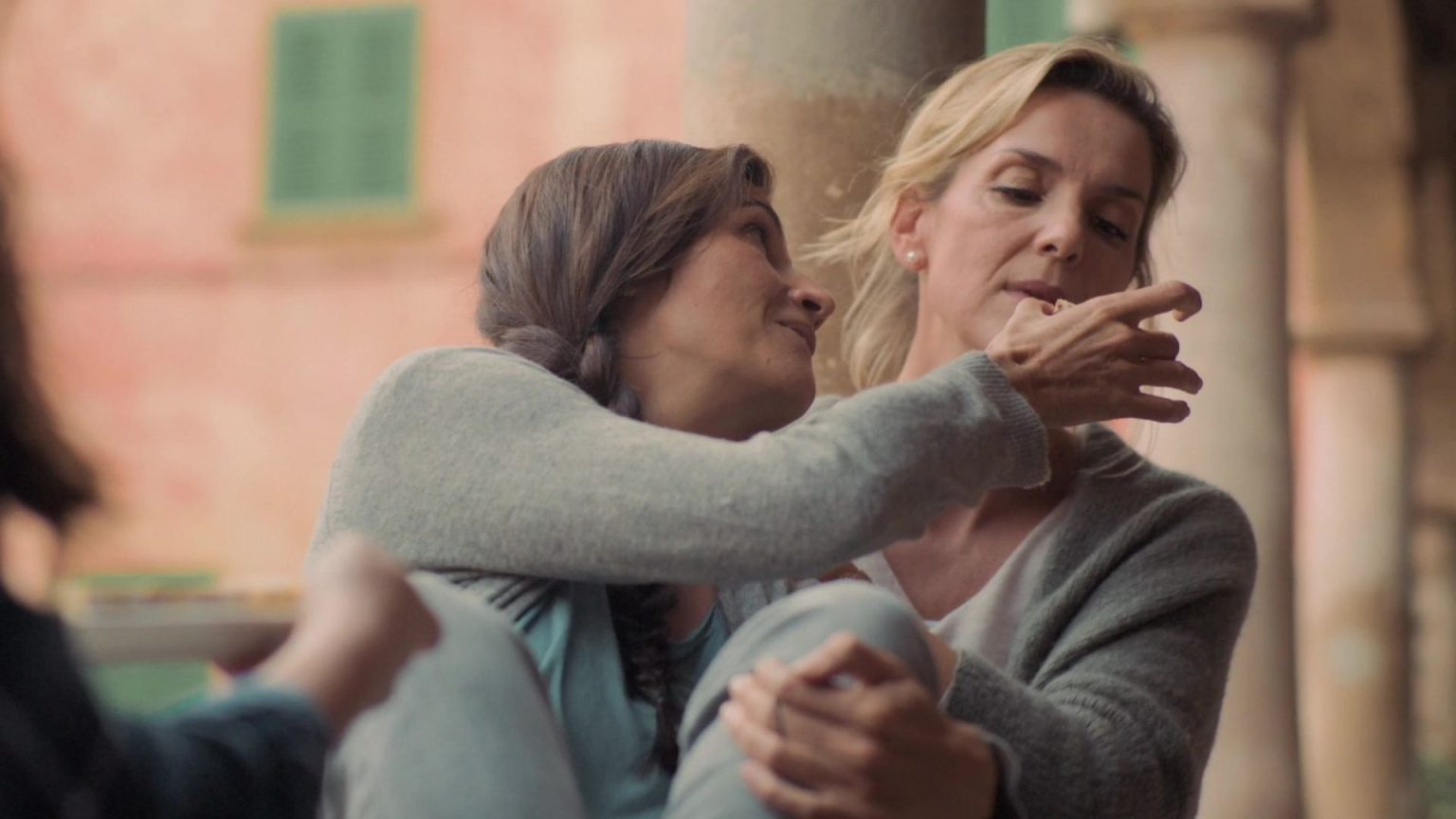 María, sola en la encrucijada - hoyesarte.com